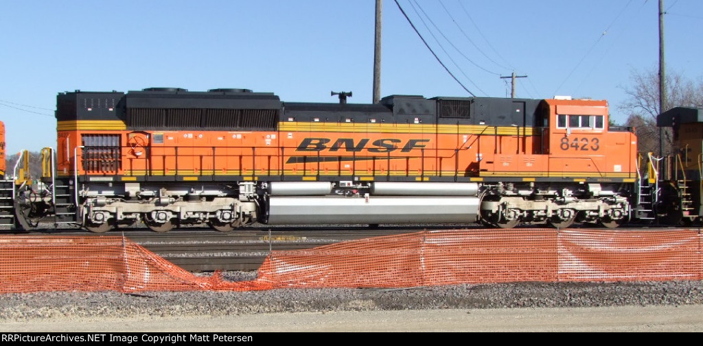 BNSF 8423